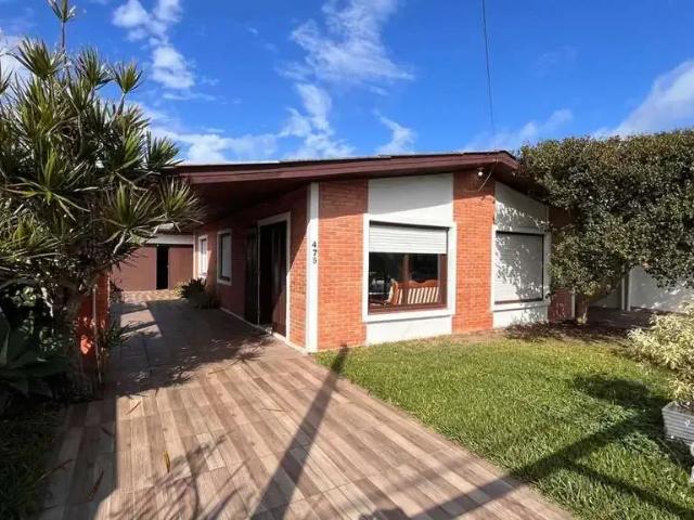 Casa / Sobrado para Venda em Imbé/RS Centro 3 Quartos