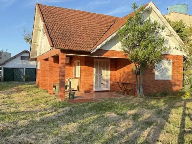 Casa / Sobrado para Venda em Imbé/RS Centro 3 Quartos
