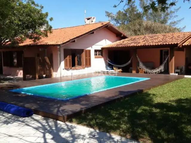 Casa / Sobrado para Venda em Imbé/RS Centro 3 Quartos