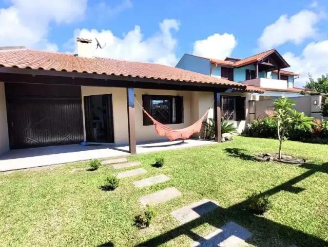 Casa / Sobrado para Venda em Imbé/RS Centro 3 Quartos