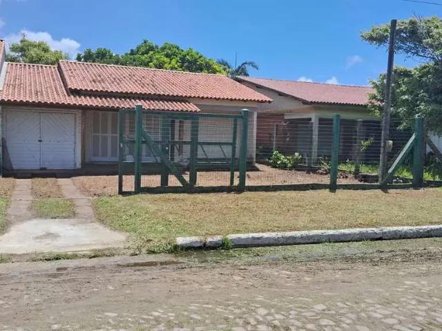 Casa / Sobrado para Venda em Imbé/RS Centro 4 Quartos