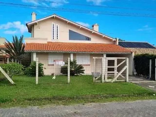 Casa / Sobrado para Venda em Imbé/RS Centro 4 Quartos