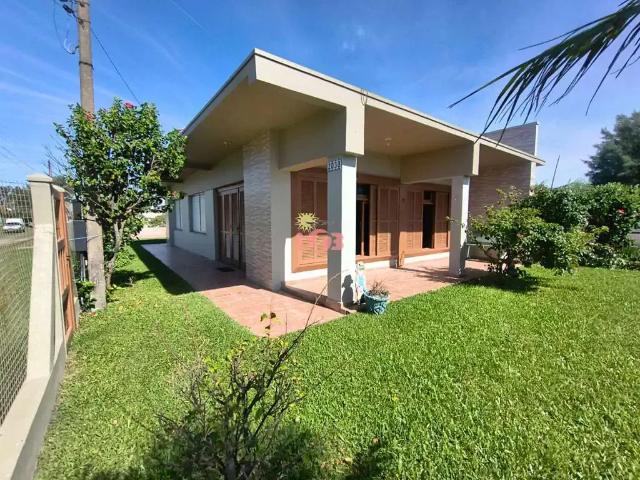 Casa / Sobrado para Venda em Imbé/RS Centro 4 Quartos