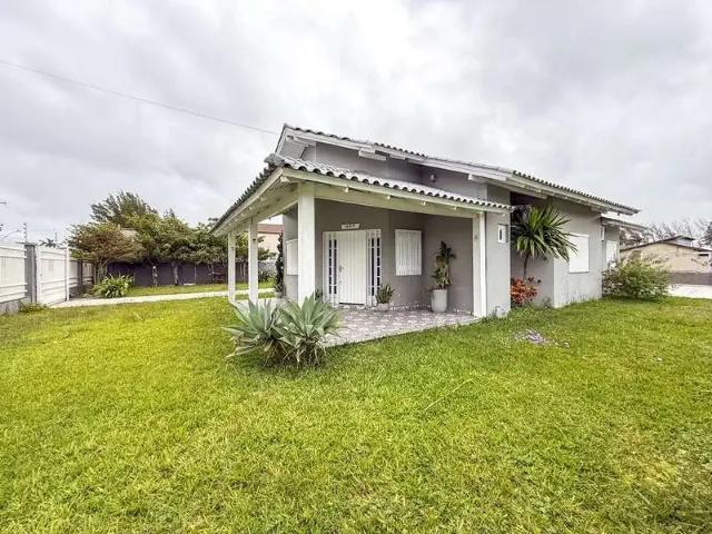 Casa / Sobrado para Venda em Imbé/RS Centro 4 Quartos