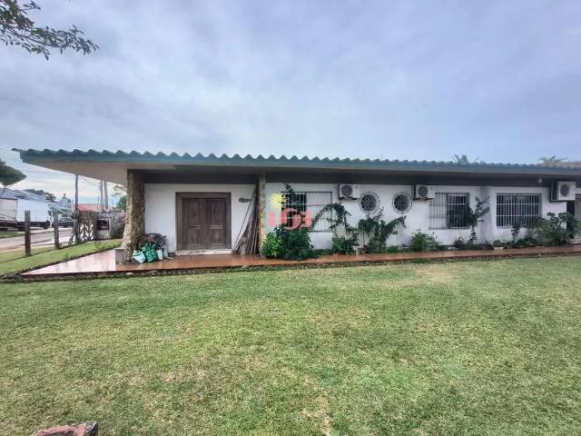 Casa / Sobrado para Venda em Imbé/RS Centro 4 Quartos