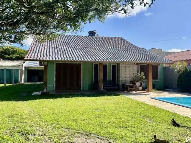 Casa / Sobrado para Venda em Imbé/RS Centro 4 Quartos
