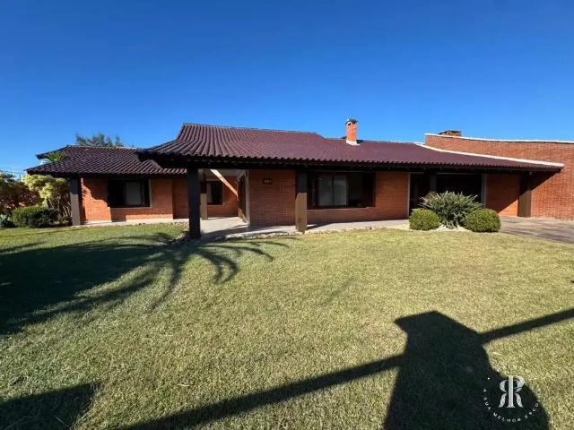 Casa / Sobrado para Venda em Imbé/RS Centro 4 Quartos