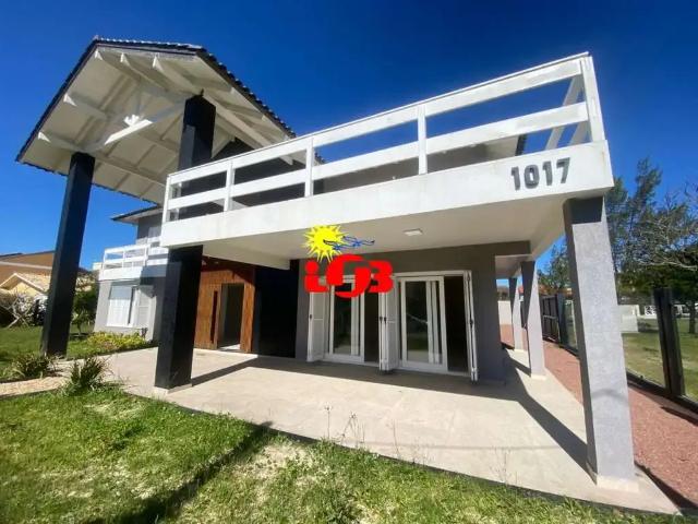 Casa / Sobrado para Venda em Imbé/RS Centro 4 Quartos