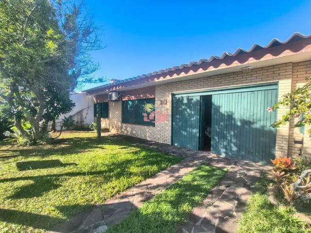 Casa / Sobrado para Venda em Imbé/RS Centro 4 Quartos
