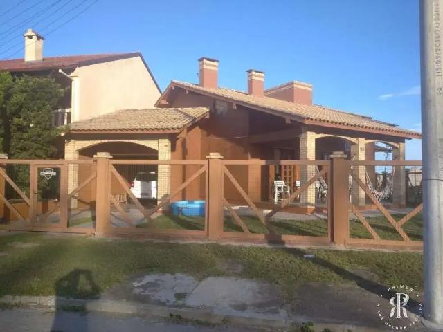 Casa / Sobrado para Venda em Imbé/RS Centro 5 Quartos