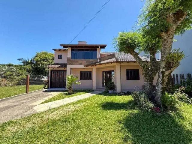 Casa / Sobrado para Venda em Imbé/RS Centro 5 Quartos