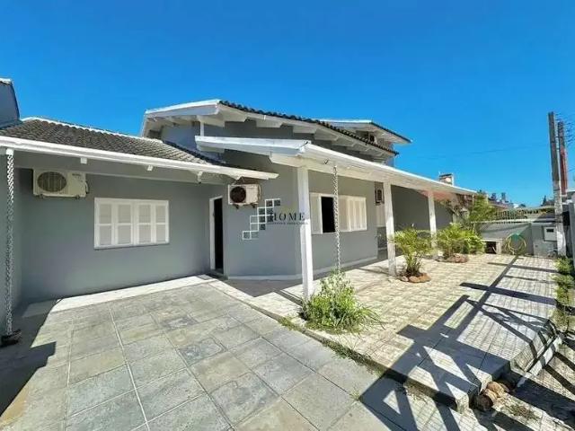 Casa / Sobrado para Venda em Imbé/RS Centro 5 Quartos