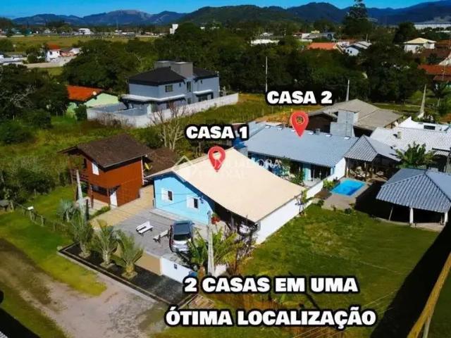 Casa / Sobrado para Venda em Imbituba/SC Araçatuba 4 Quartos