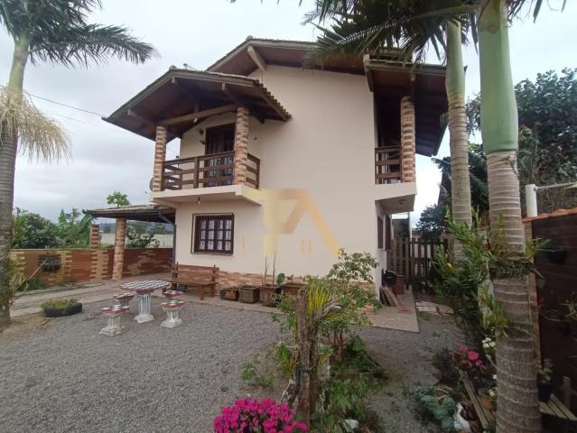 Casa / Sobrado para Venda em Imbituba/SC Araçatuba 3 Quartos