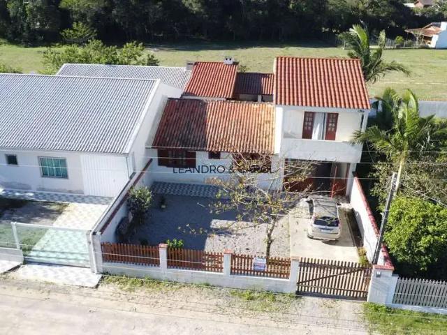 Casa / Sobrado para Venda em Imbituba/SC Araçatuba 3 Quartos