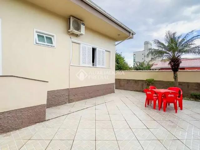 Casa / Sobrado para Venda em Imbituba/SC Centro 4 Quartos