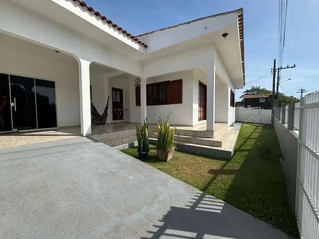 Casa / Sobrado para Venda em Imbituba/SC Guaiuba 3 Quartos