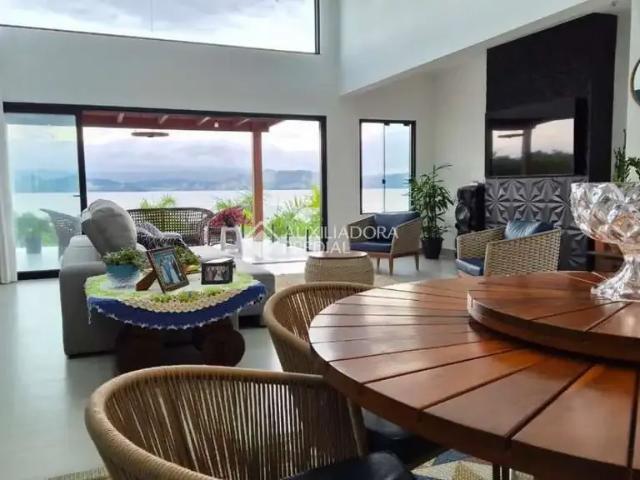 Casa / Sobrado para Venda em Imbituba/SC Guaiuba 3 Quartos