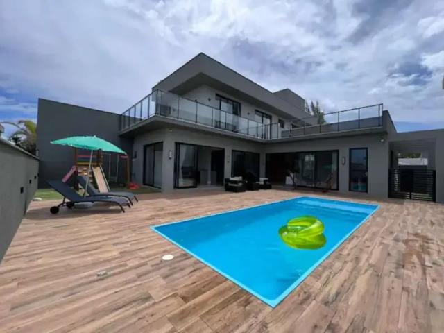 Casa / Sobrado para Venda em Imbituba/SC Itapiruba 4 Quartos