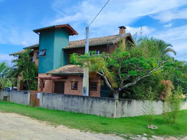 Casa / Sobrado para Venda em Imbituba/SC Ibiraquera 3 Quartos