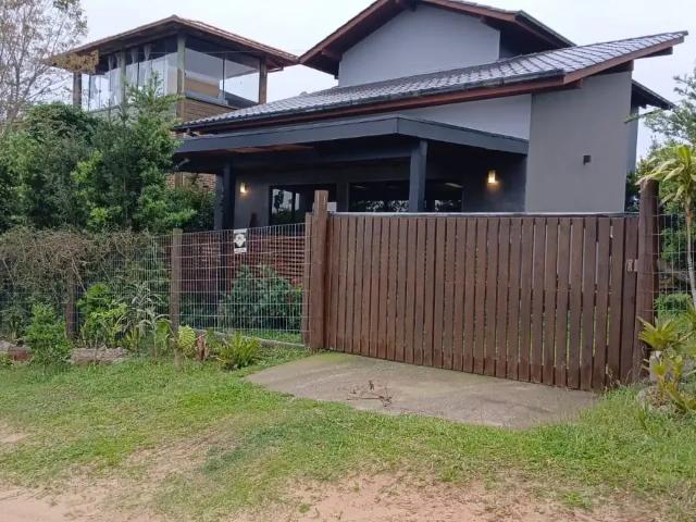 Casa / Sobrado para Venda em Imbituba/SC Ibiraquera 4 Quartos