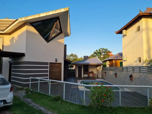 Casa / Sobrado para Venda em Imbituba/SC Praia do Rosa 3 Quartos