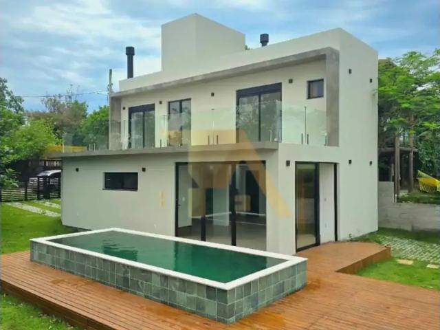 Casa / Sobrado para Venda em Imbituba/SC Praia do Rosa 2 Quartos