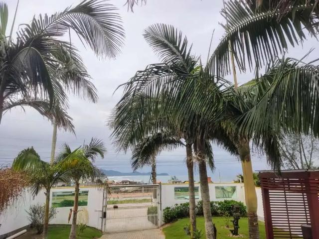 Casa / Sobrado para Venda em Imbituba/SC Ribanceira 3 Quartos