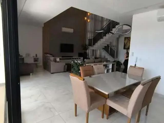 Casa / Sobrado para Venda em Indaiatuba/SP Jardim Europa II 4 Quartos