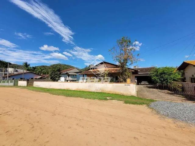 Casa / Sobrado para Venda em Indaial/SC Estados 4 Quartos