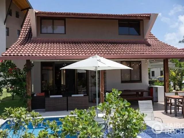 Casa / Sobrado para Venda em Ipojuca/PE Muro Alto 4 Quartos