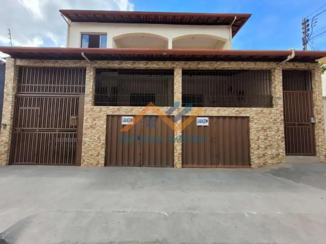 Casa / Sobrado para Venda em Ipatinga/MG Veneza 4 Quartos