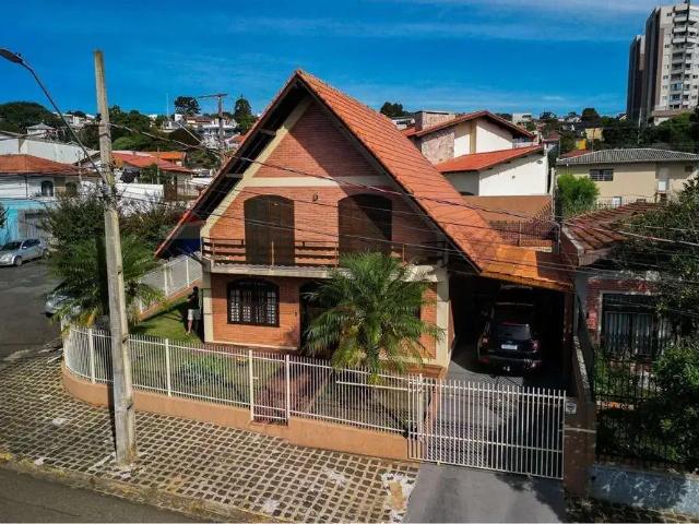 Casa / Sobrado para Venda em Irati/PR Alto Glória 4 Quartos