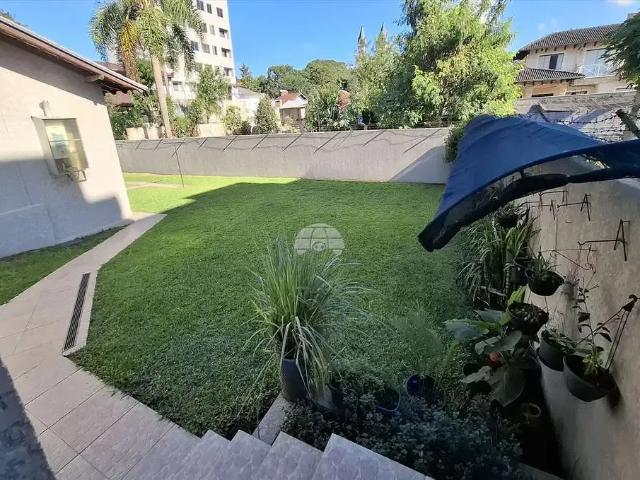 Casa / Sobrado para Venda em Irati/PR Centro 3 Quartos