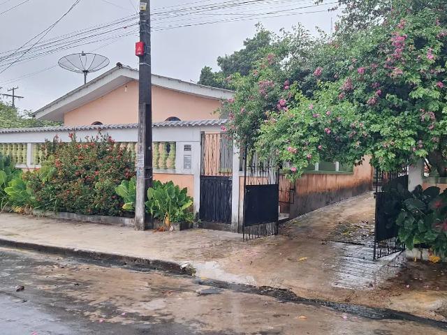 Casa / Sobrado para Venda em Iranduba/AM Centro 3 Quartos