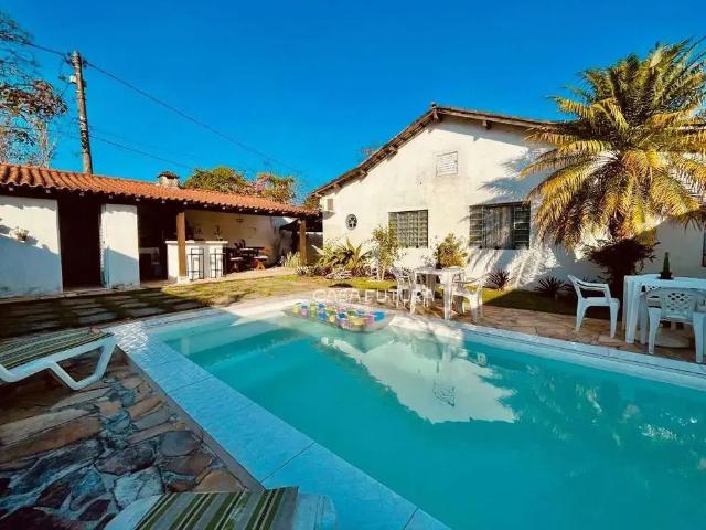 Casa / Sobrado para Venda em Itatiaia/RJ Jardim das Rosas 4 Quartos