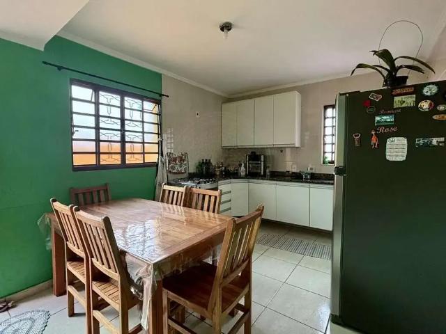Casa / Sobrado para Venda em Itatiba/SP Novo Cruzeiro 3 Quartos
