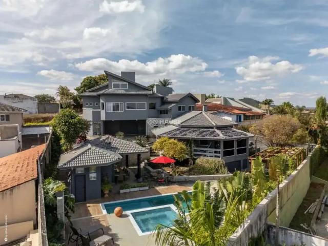 Casa / Sobrado para Venda em Itatiba/SP Parque das Laranjeiras 6 Quartos