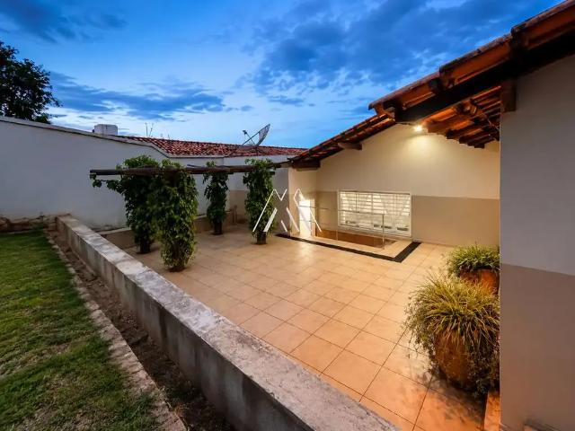 Casa / Sobrado para Venda em Itaúna/MG Graças