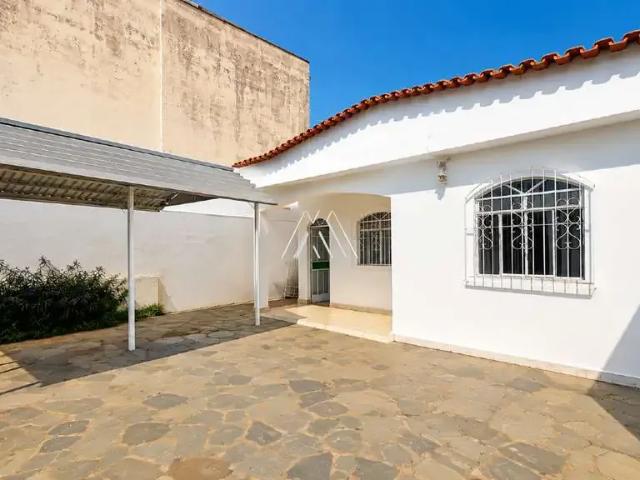 Casa / Sobrado para Venda em Itaúna/MG Santo Antônio 3 Quartos