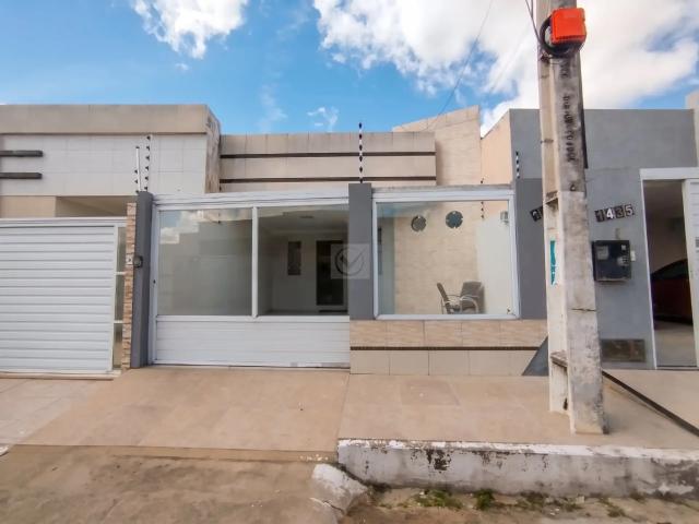 Casa / Sobrado para Venda em Itabaiana/SE São Cristóvão 3 Quartos