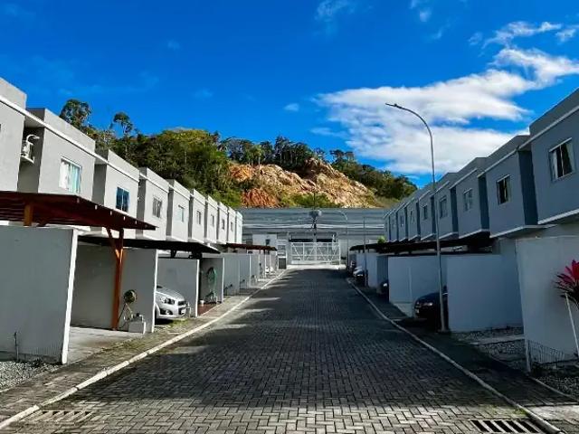 Casa / Sobrado para Venda em Itajaí/SC Espinheiros 2 Quartos