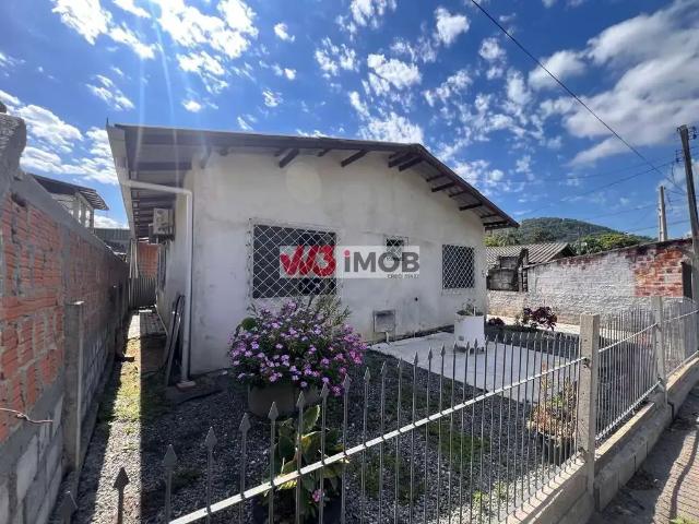 Casa / Sobrado para Venda em Itajaí/SC Espinheiros 3 Quartos
