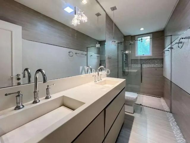 Casa / Sobrado para Venda em Itajaí/SC Praia Brava 4 Quartos