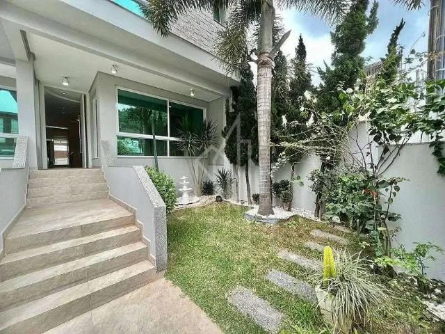 Casa / Sobrado para Venda em Itajaí/SC Praia Brava 4 Quartos