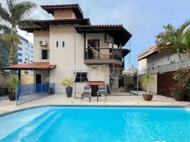 Casa / Sobrado para Venda em Itajaí/SC Ressacada 4 Quartos