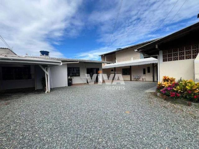 Casa / Sobrado para Venda em Itajaí/SC São João 4 Quartos