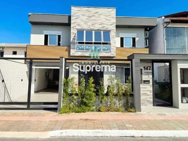 Casa / Sobrado para Venda em Itajaí/SC São João 4 Quartos
