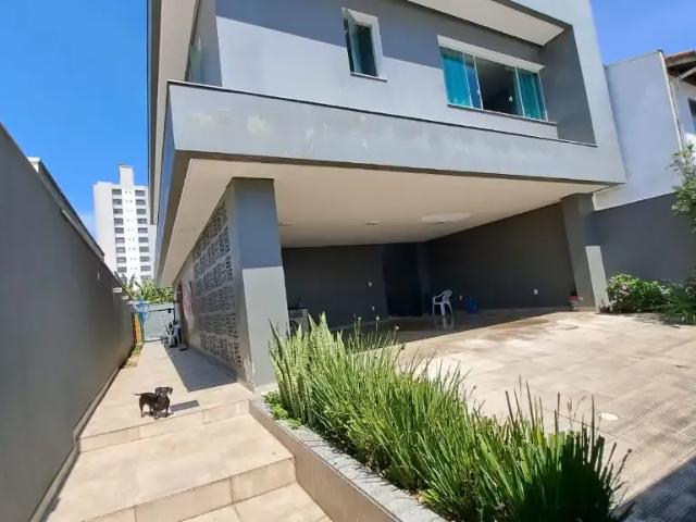 Casa / Sobrado para Venda em Itajaí/SC São João 4 Quartos