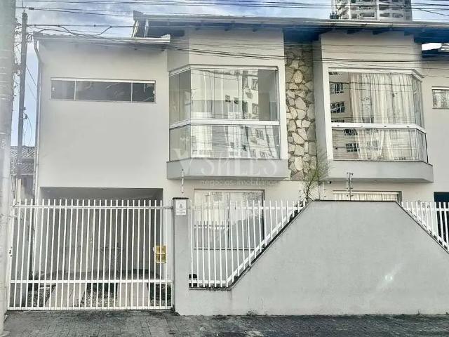 Casa / Sobrado para Venda em Itajaí/SC São João 3 Quartos